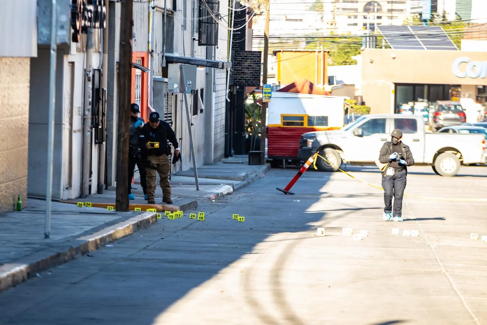 Disparan contra bar en Tijuana; hombre herido de bala