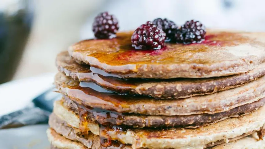 Receta de hot cakes saludables con proteína que ayuda a adelgazar