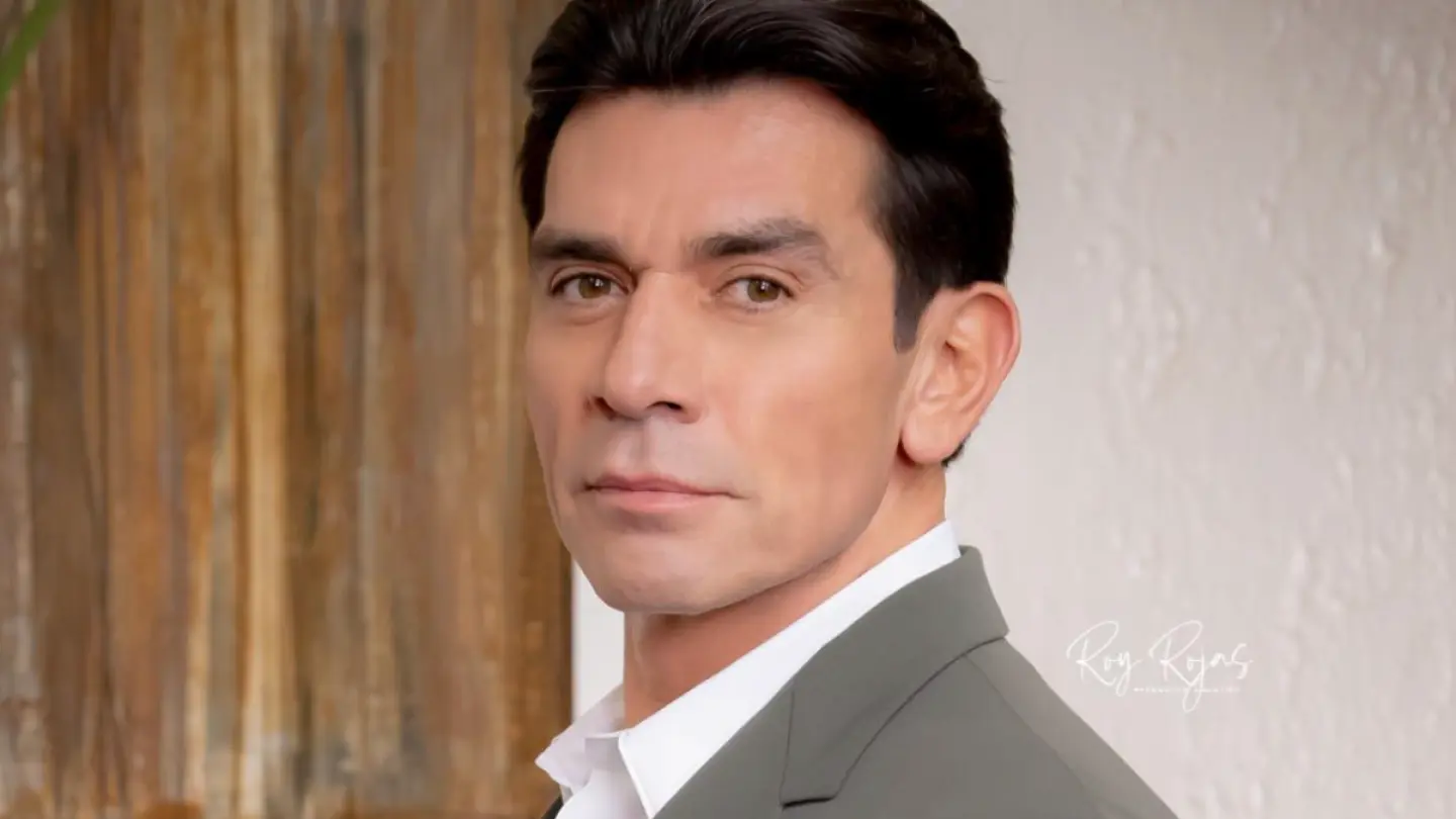 Gabo Cuevas revela incómodo beso de Jorge Salinas en evento de prensa