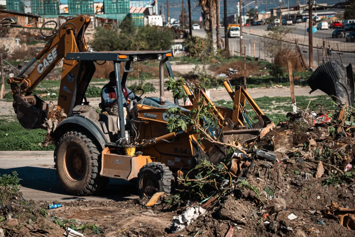 Más de 60 toneladas de basura removidas en colonias de Tijuana