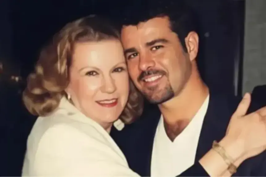 Fallece María del Carmen Vázquez Alcaide, madre de Eduardo Capetillo
