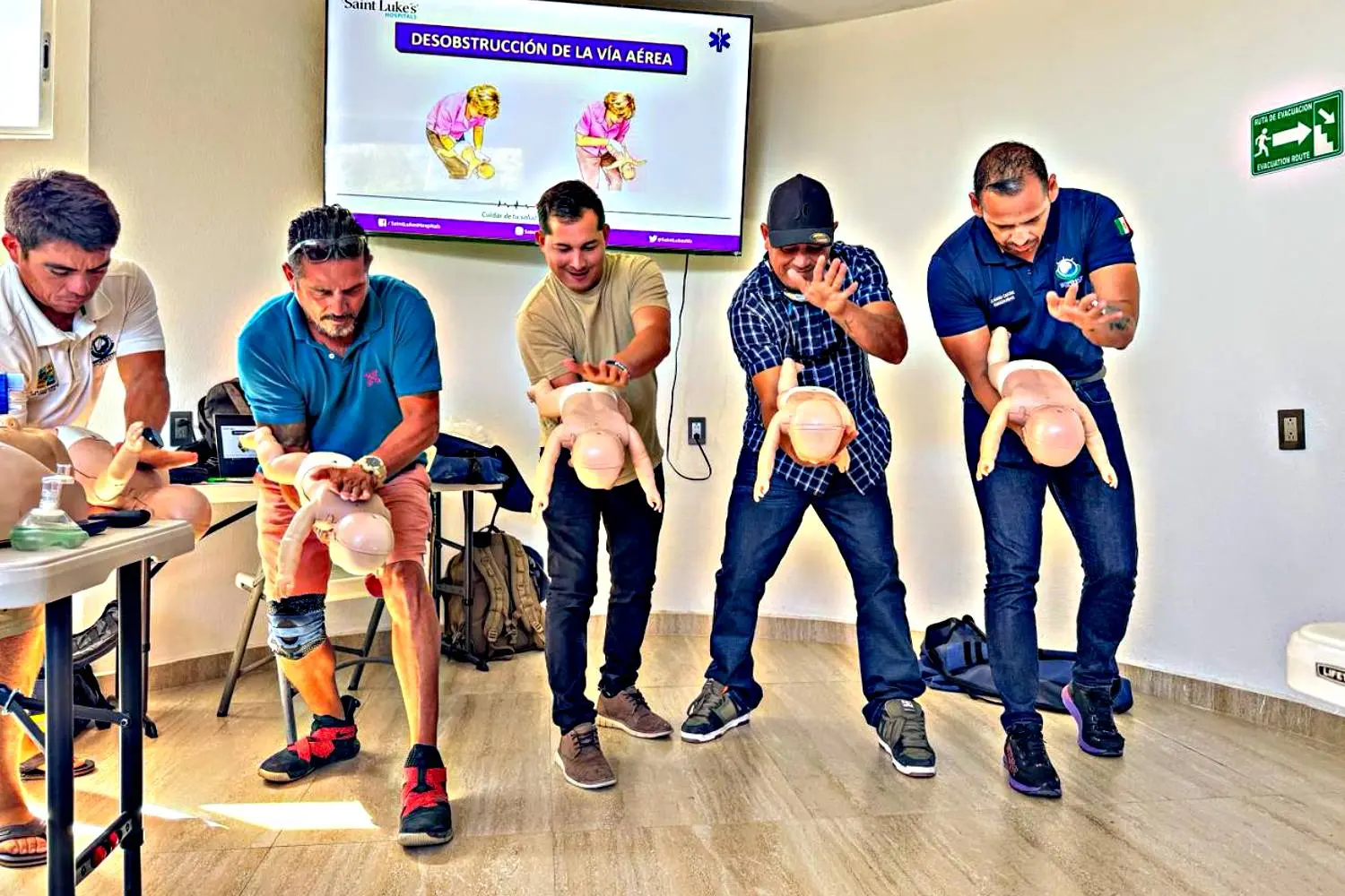 ZOFEMAT capacita a guardavidas en primeros auxilios en Los Cabos