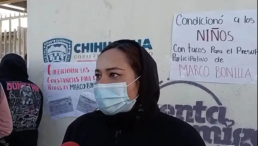 Padres de familia toman escuela en El Mármol por irregularidades